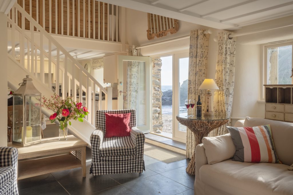 Fish Sheds - Seafront holiday cottage which sleeps 5 in South Cornwall.